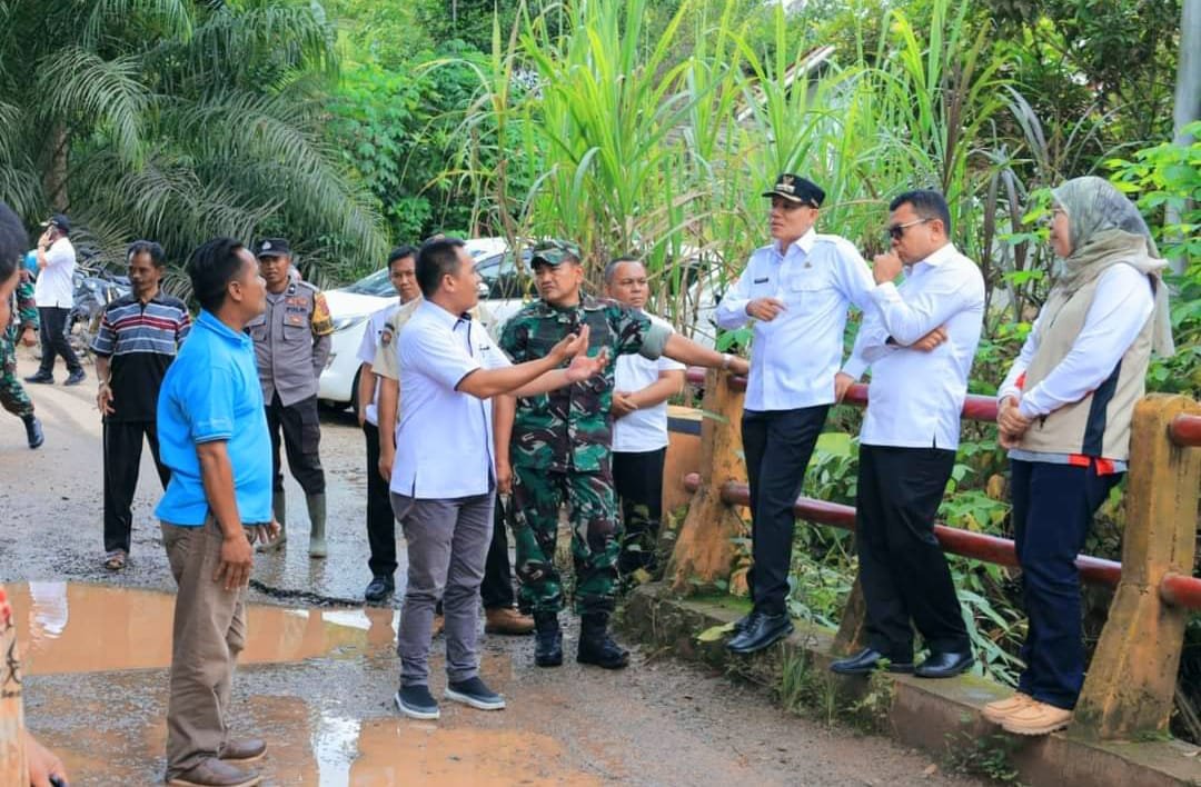 Bupati Pasaman Tinjau Sejumlah Lokasi Terdampak Bencana Banjir Dan ... Bupati Pasaman Tinjau Sejumlah Lokasi Terdampak Bencana Banjir Dan ...